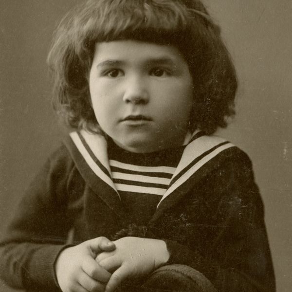 Mircea Eliade la vârsta de 4 ani, fotografie de epocă inedită