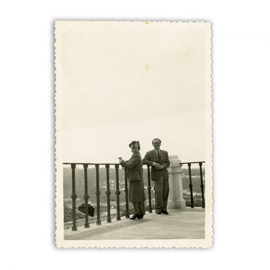 Mircea Eliade și Nina Mareș, fotografie + bilet cu dedica