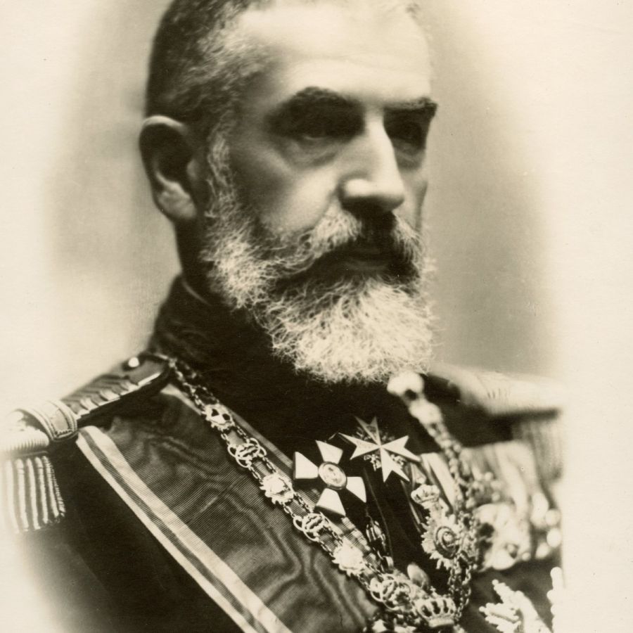 Regele Carol I în mare ținută, fotografie de prescă